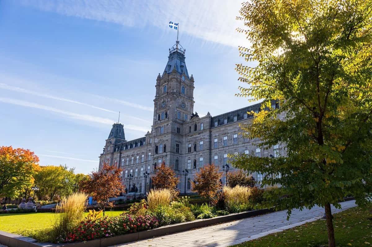 Quebec extends special work permits to spouses of applicants for ...